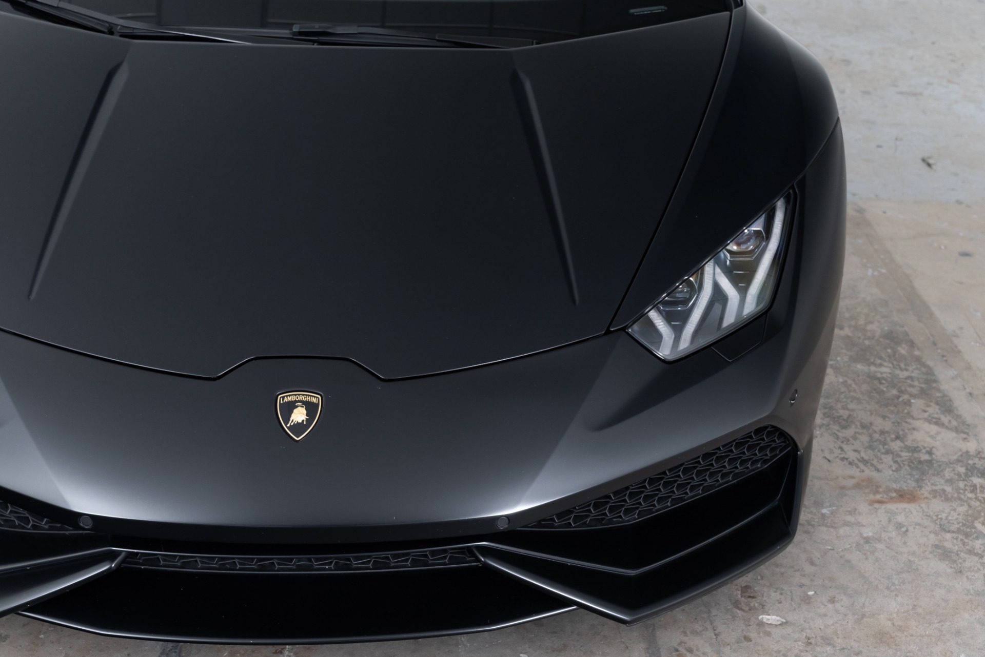 Lamborghini Huracan Matte Black