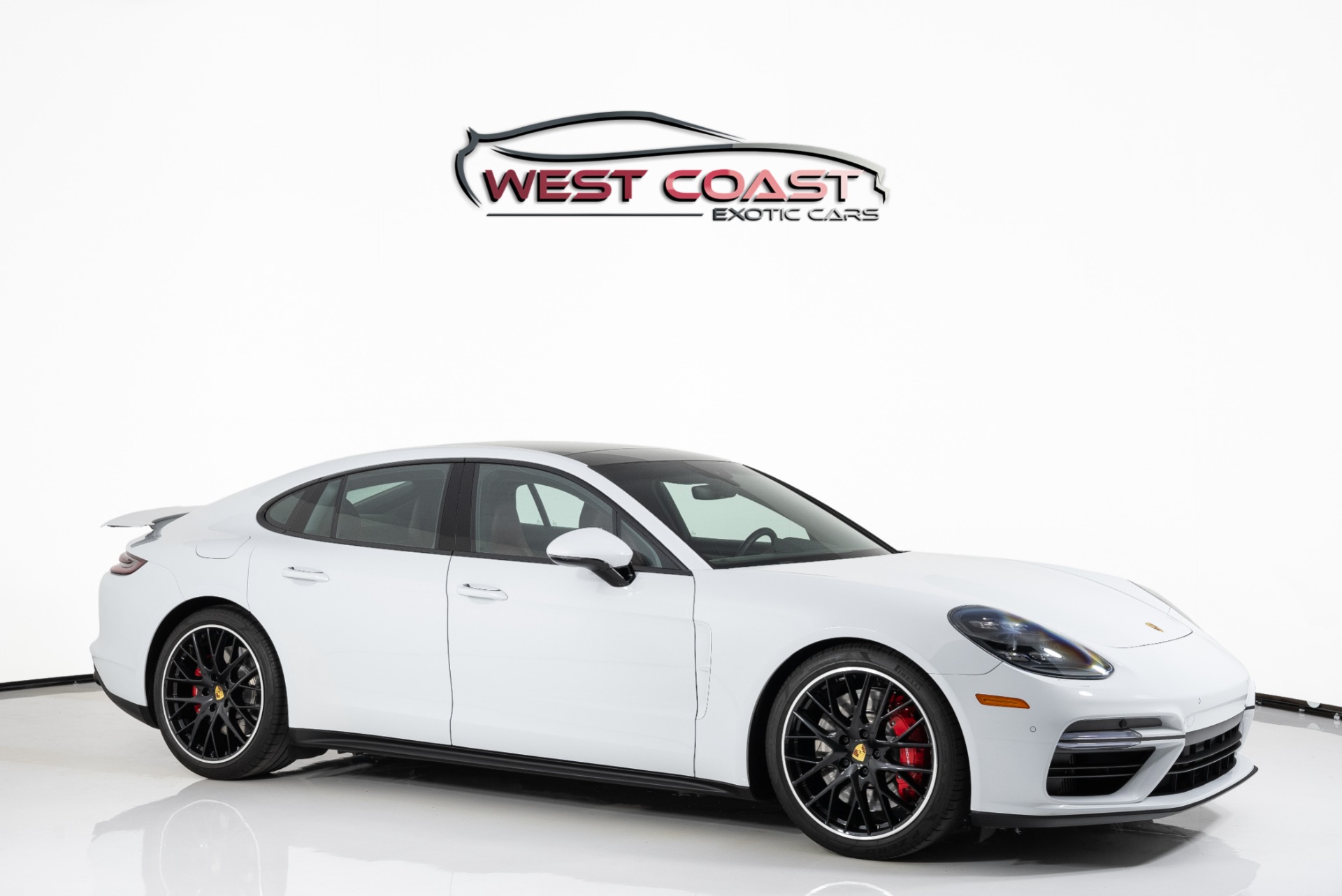 Porsche Panamera Turbo Black