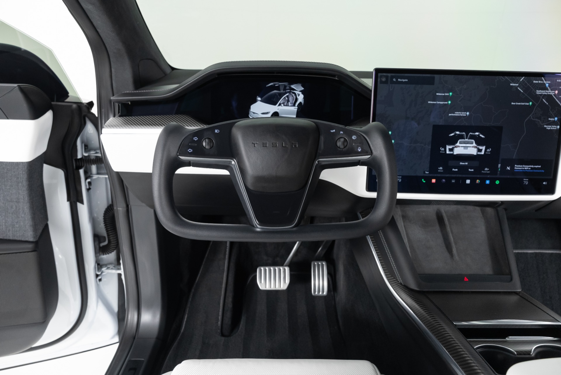 2022 Tesla Model X Interior