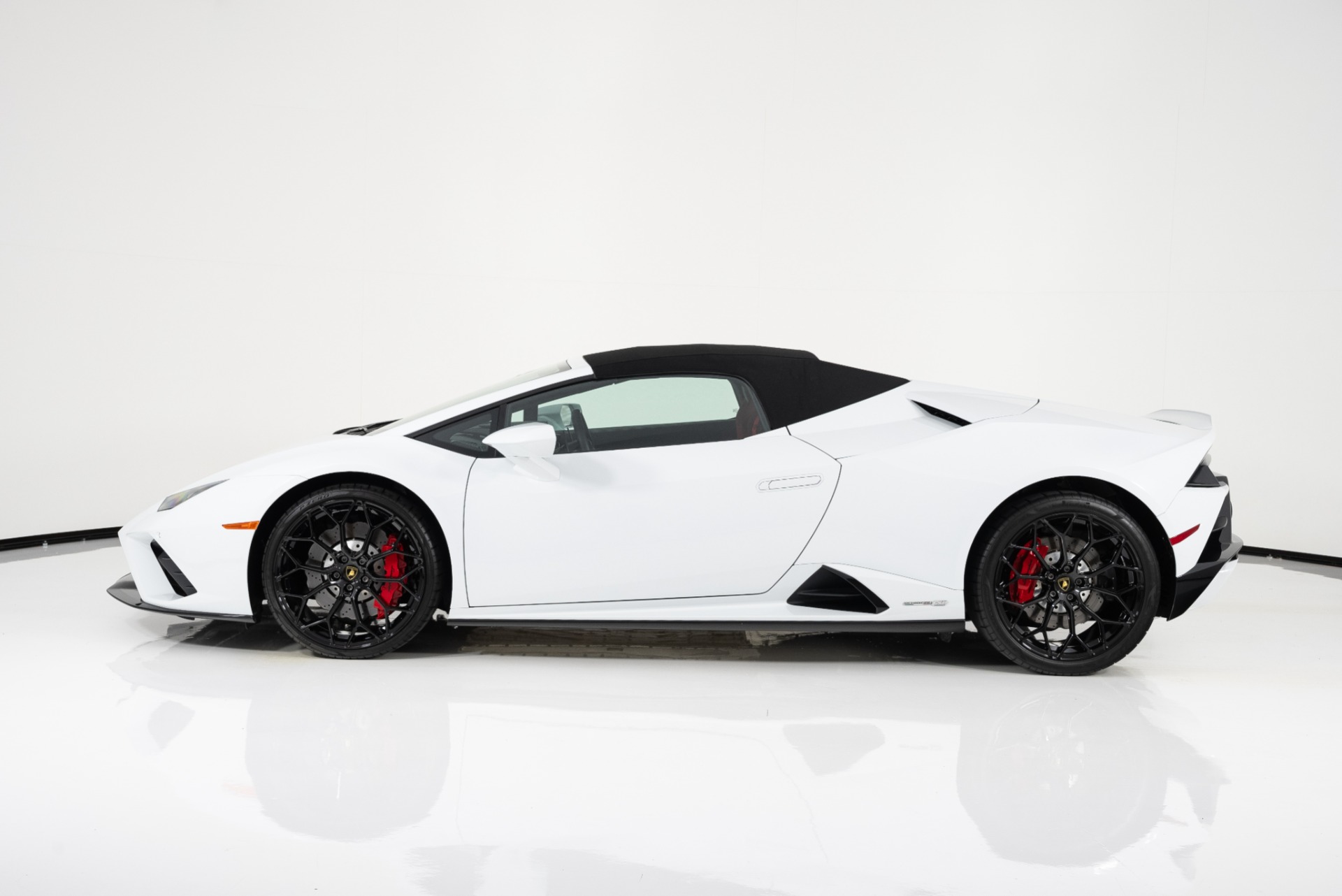 White Lamborghini 2022