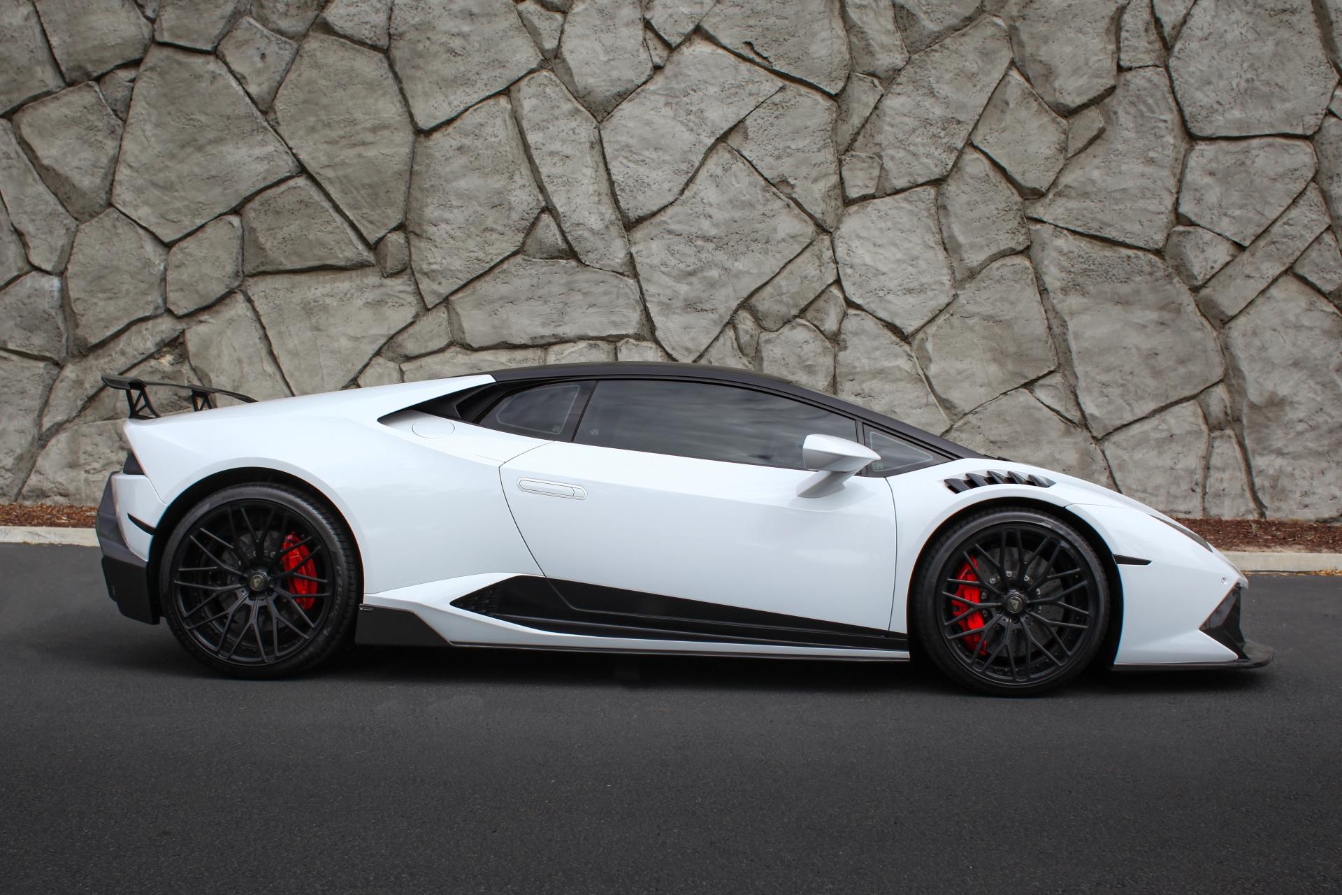 White Gallardo Superleggera