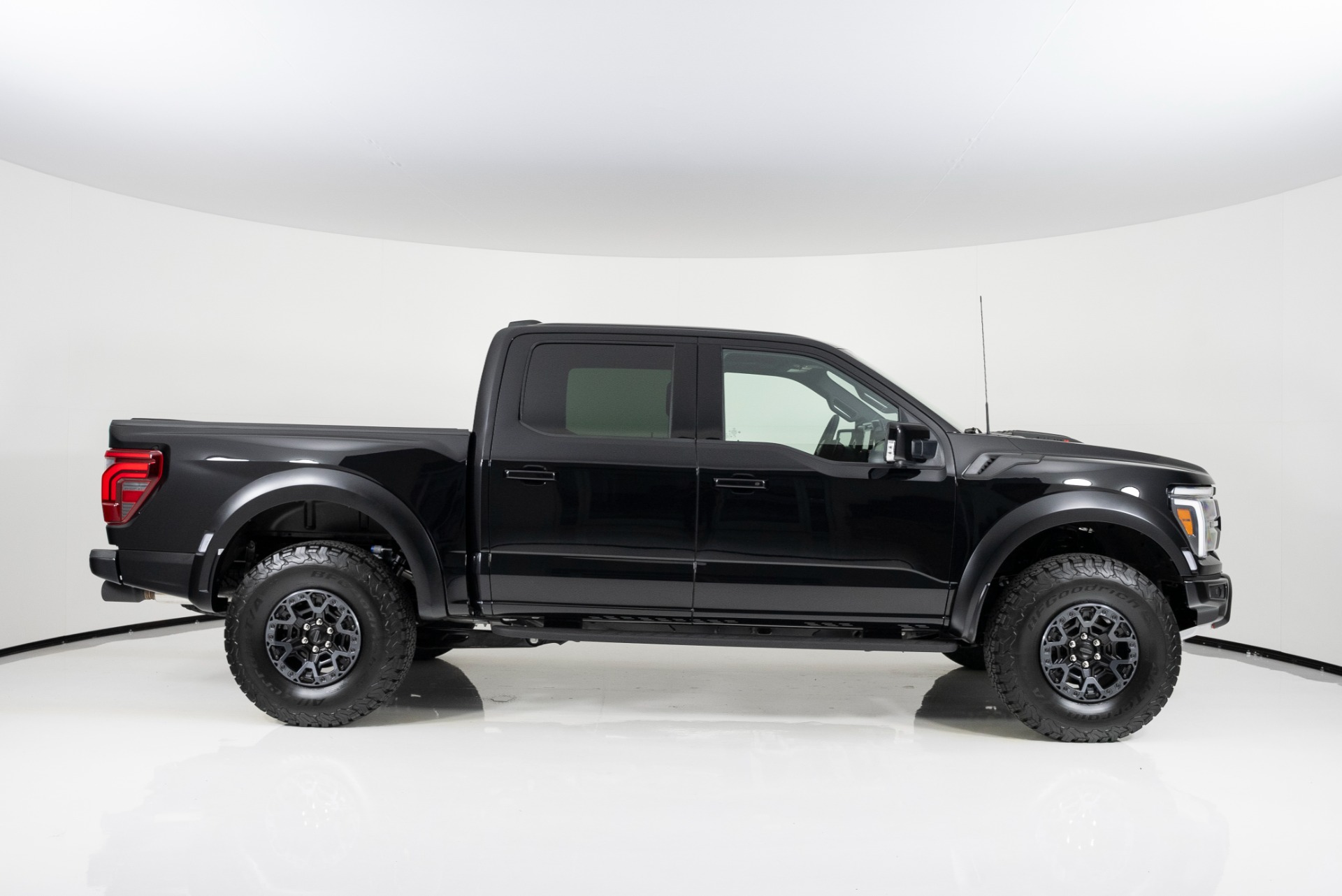 Ford Raptor 2024 Noirci