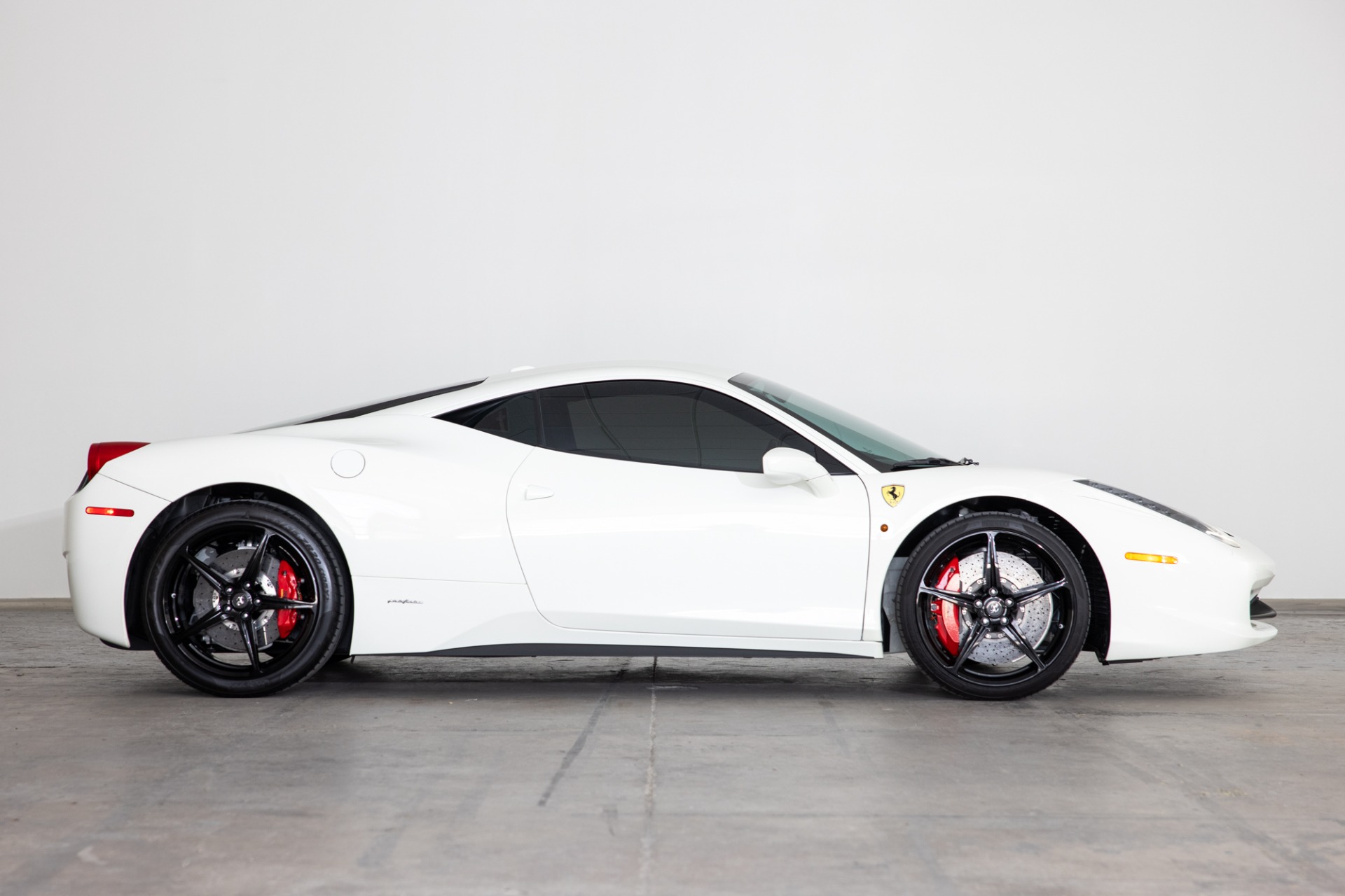 Ferrari 2022 White 458