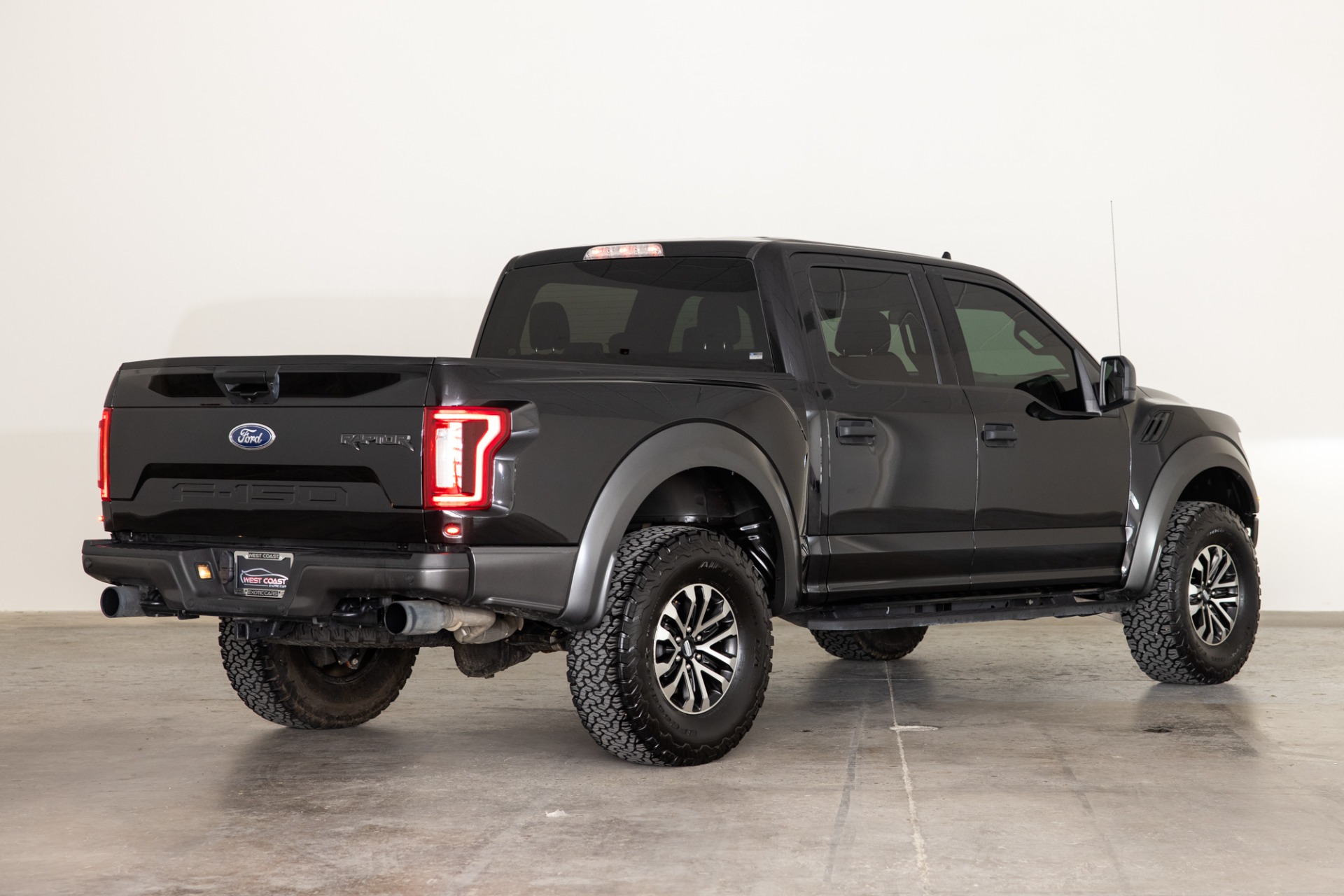 Ford Raptor Black