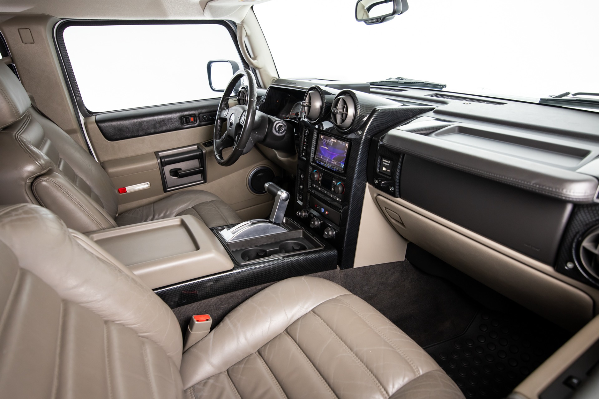 Hummer H2 Sut Interior