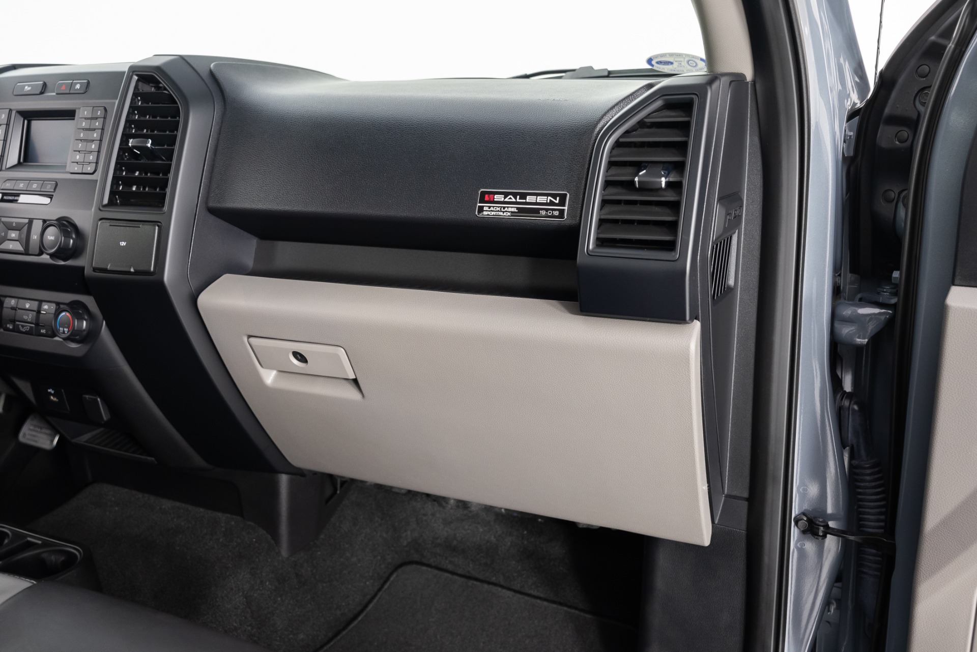 Saleen F150 Interior