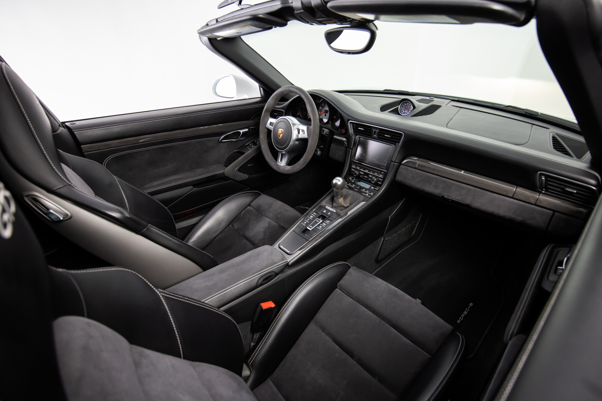 2016 Porsche Targa Interior